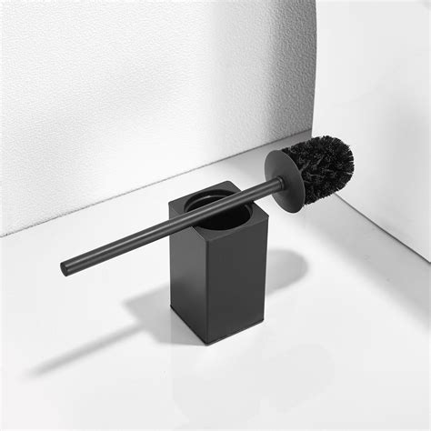 Луксозна златна четка за тоалетна монтирана на стена под държач за четка за тоалетна без