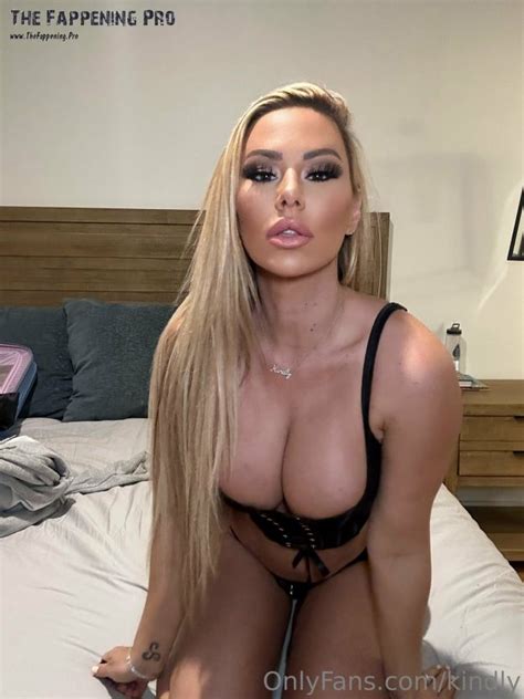 Kindly Myers Nude And Sexy Photos The Fappening