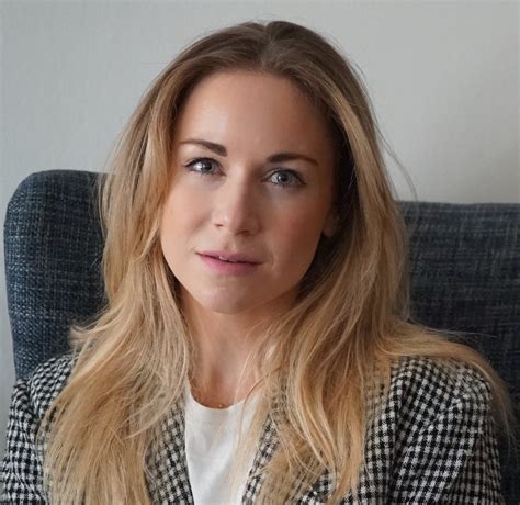 Jessica Mosher Writing Headshot Resize Squarejpeg