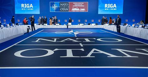 Скільки та які країни не підтримують запрошення України до НАТО Trueua