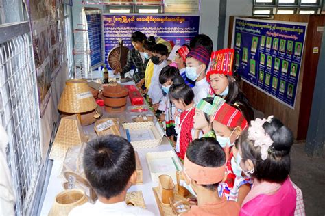 မင်းဘူးမြို့၌ ၇၅ နှစ်မြောက် ပြည်ထောင်စုနေ့အကြို နံရံကပ်စာစောင်များပြသ Information And Public