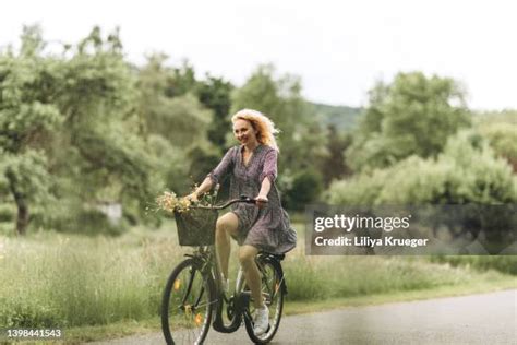 Happy Trail Hair Stock Fotos Und Bilder Getty Images