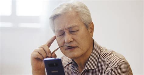 흐릿하고 침침하네 루테인·아스타잔틴으로 눈 건강 챙기세요