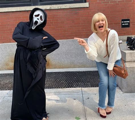 Scream Costume Drew Barrymore At Eileen Towner Blog