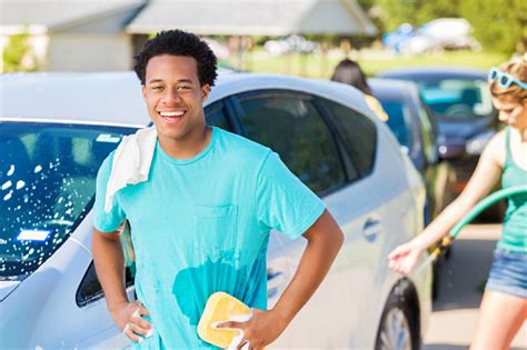 자신감 아프리카 계 미국인 십대 는 자선 에 대한 자동차를 낭비 세차장에 대한 스톡 사진 및 기타 이미지 세차장 십대 씻기 Istock