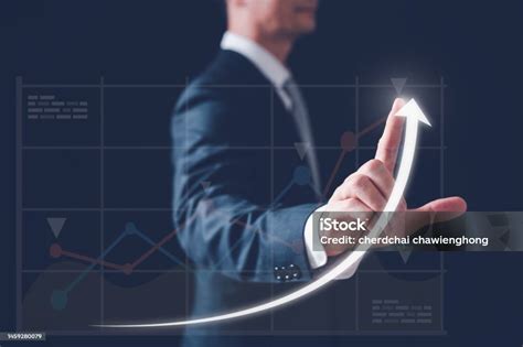 이익 증가 비즈니스 성장의 개념 목표 비즈니스 성공 전략 차트 목표 또는 창조적 성장 화살표 달성 다이어그램 프레젠테이션 개발