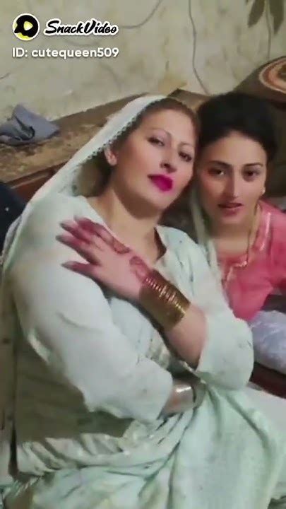 اتنے بڑے بڑے ممے Youtube