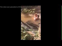 แอบถาย วยรนเยดกนบนโขดหน ทนำตก เลนนำกนแลวเงยน เลยขอขนขยมควยผว หนงโปครบ