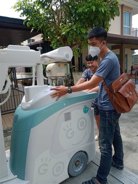 รถท้ายลิฟท์ งานรถ 4 ล้อท้ายลิฟท์ ขนเครื่องมือแพทย์ จาก