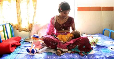Tamil Nadu Marks Breastfeeding Week With Launch Of Public Rooms HuffPost India