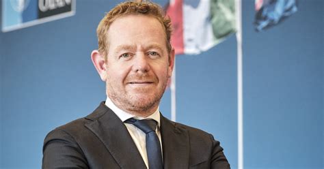 Asielminister Van Weel Hulp Aan Illegalen Wordt Niet Strafbaar Wnl