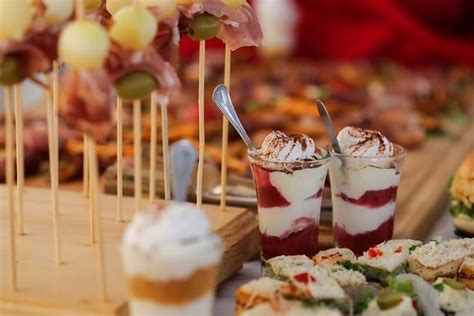 무료 사진 스낵 패스트 푸드 햄 빵 소시지 올리브 저녁 식사 점심 음식 전채