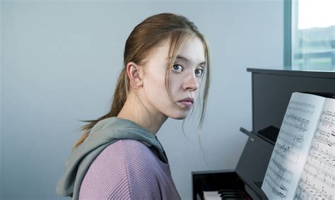 3840x2300 Resolution Sydney Sweeney Nocturne 2020 3840x2300 Resolution