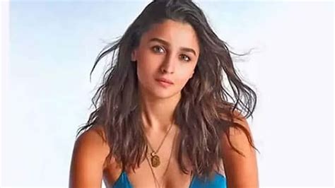 Alia Bhatt Deepfke Video एक्ट्रेस आलिया भट्ट हुईं डीपफेक का शिकार