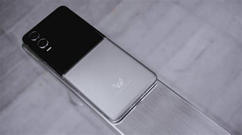 Tecno Phantom V Flip Review Flippin Tastic Gadgetmatch