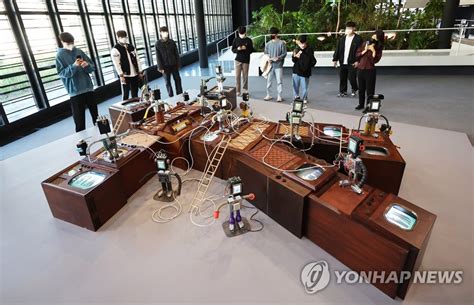 백남준아트센터 신 소장품 걸리버