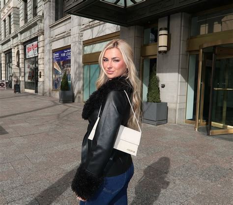 Audrey Audreyholt • Instagram Photos And Videos