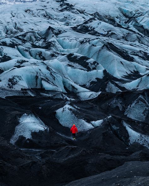 Khope 솔헤이마요쿨 빙하가기전에 화장실 들려서 쉬 한번에 3000원 쓰고 매우 거센 바람을 뚫고 간 솔헤이마요쿨 스위스에서도 빙하를 보긴 했지만 빙하에 올라가고