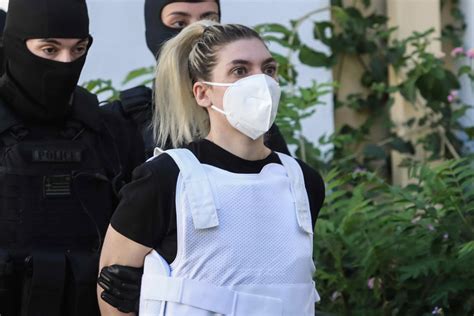 Τράκαρε η κλούβα που τη μετέφερε τη Ρούλα Πισπιρίγκου από την φυλακή Χτύπησε άσχημα στο τροχαίο