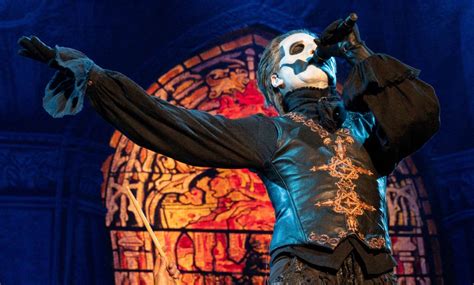 Ghost Se Deja Poseer Por Iron Maiden En Su Cover De ‘phantom Of The