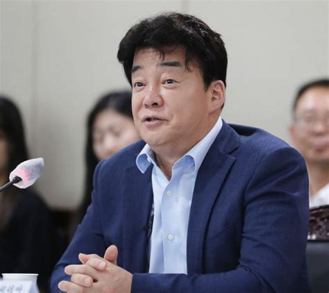 [whyandnext]상장 앞둔 백종원의 더본코리아…가맹 리스크 발목 아시아경제