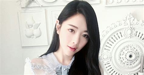 대륙여신 홍수아 스텔라 매거진 中 창간호 커버 장식