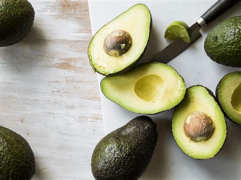 The 5 Second Trick To Keep A Cut Avocado From Turning Brown