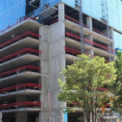 Нов предпазен строителен парапет стойки за парапет Готови конструкции София Нови сто