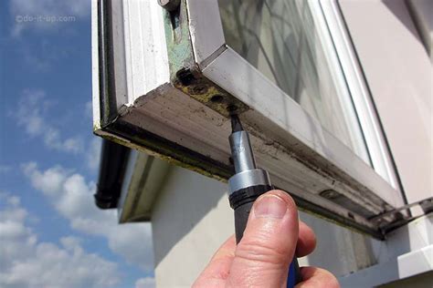 How To Open A Jammed Stuck Or Seized UPVC Window Do It Up