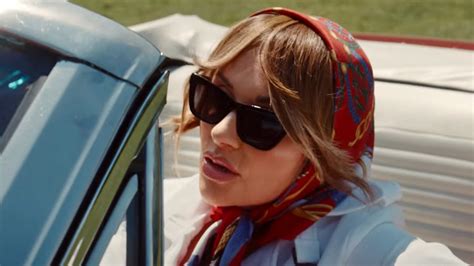 An ‘empowered Carly Pearce Sets A Cheaters ‘truck On Fire In New Video Hollywood