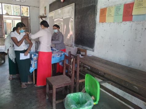 ကျောက်တံခါးမြို့နယ်၌ အသက် ၁၂ နှစ်အထက် ကျောင်းသား ကျောင်းသူများအား ဒုတိယအကြိမ် ကိုဗစ် ၁၉ ကာကွယ