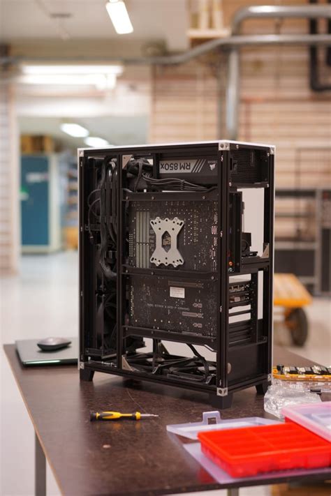 Sub 20l Makerbeam Itx Case Concept With Up To 7x140mm Fans And Quad