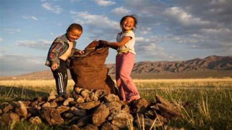 Монголчуудын байгаль хамгаалах уламжлалт ёс заншил Mongolia Documentary Photography Mongolian