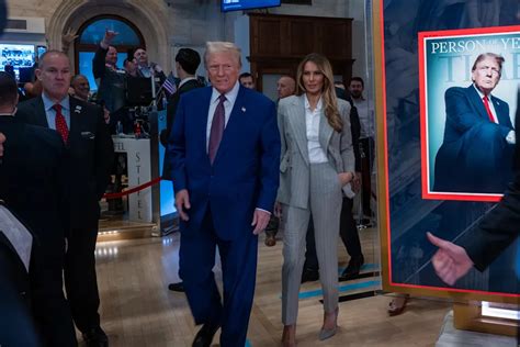 Melania Trump Wears Sky High Pointed Black Pumps At Mar A Lago New Year