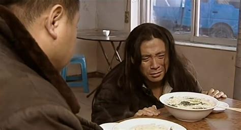 马大帅：老钱落魄，彪哥请他吃面喝酒，两人一起倾诉衷肠看着心酸影视伦理片好看视频