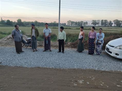 လက်ပံတန်း ကျုံလဟာလမ်းပိုင်း ကွန်ကရစ်ခင်းခြင်းလုပ်ငန်းများအား တာဝန်ရှိသူများ ကွင်းဆင်းစစ်ဆေး