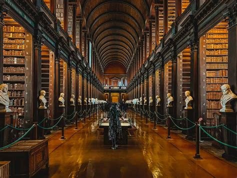 The Long Room Of Trinity College Library In Dublin Ir Vrogue Co