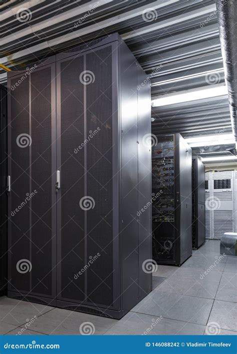 Supercomputer Clusters In The Room Data Centermodern Network And