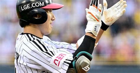 사진 신민재 쭉쭉 달아나는 적시타에 짝짝짝 조선비즈 사진 신민재 쭉쭉 달아나는 적시타에 짝짝짝 조선비즈