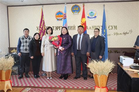 Монгол улсын төрийн дээд шагналаар шагнагдсан иргэдэд шагнал гардууллаа