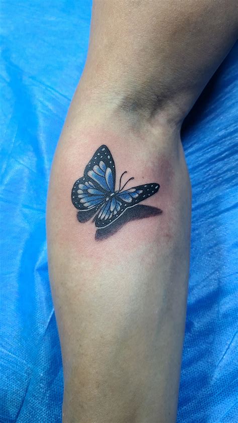 타투어때 나비 타투