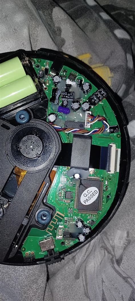 I Opened Disc Player That Stopped Reading Disks Is This Amount Of Glue