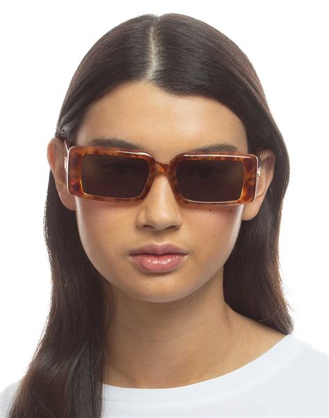 The Impeccable Alt Fit Toffee Tort Sunglasses Le Specs Watch Wear