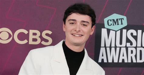 Stranger Things Star Noah Schnapp Faces Backlash Over Zionism Is Sexy Stickers