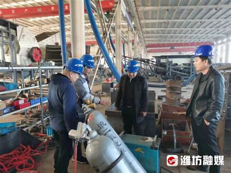 安全隐患大排查 筑牢安全生产防线辖区企业进行