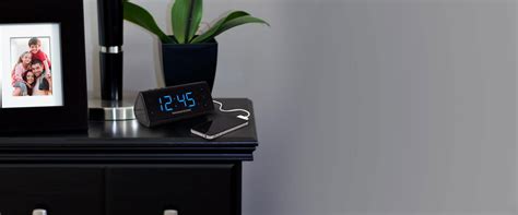 EAAC USB Charging Alarm Clock Radio For Smartphones Magnasonic