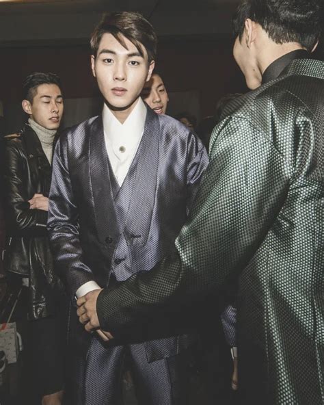 Guiroe 기로에 기로에 맞깃 한복정장 Since 2016 Pop Han Party