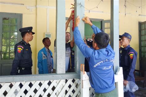 ရခိုင်ပြည်နယ် မောင်တောမြို့၌ ၇၆ နှစ်မြောက် လွတ်လပ်ရေးနေ့ကို ကြိုဆိုဂုဏ်ပြုသောအားဖြင့