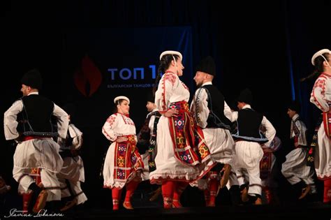 Ансамбъл „Мездра“ е на финал в конкурса ТОП 10 Български танцов фолклор