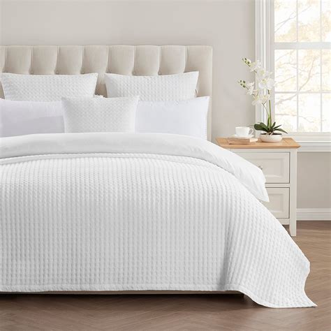 Florence Bedspread White Dusk Inc